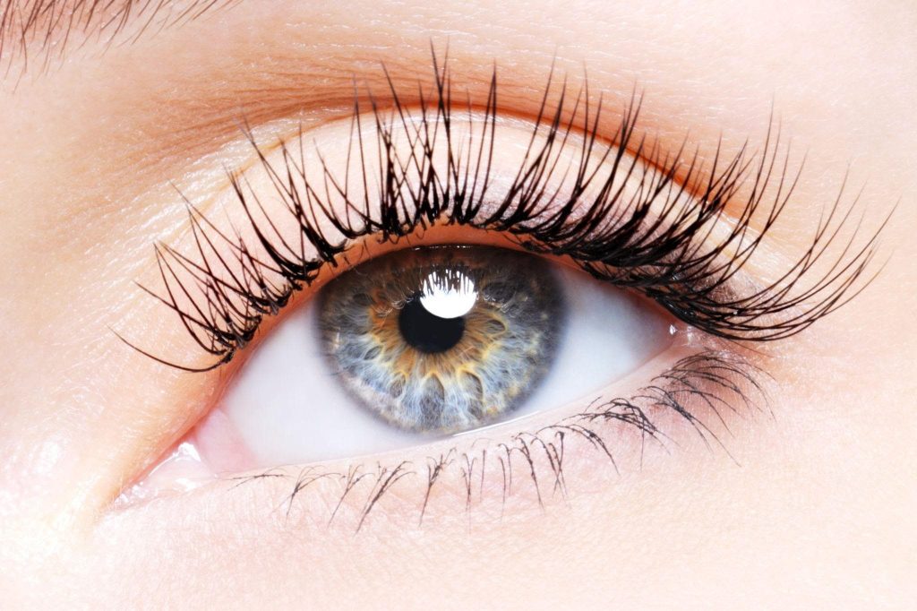 Remove under-eye bags without surgery at an aesthetic clinic in ...